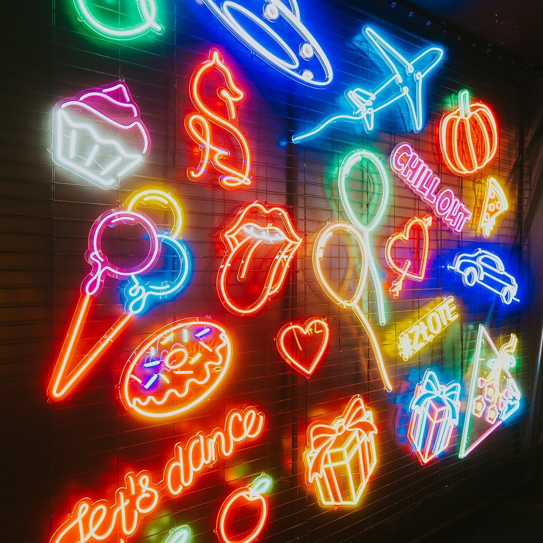 Poznaj cenę za unikatowy neon LED | CustomNeon.pl