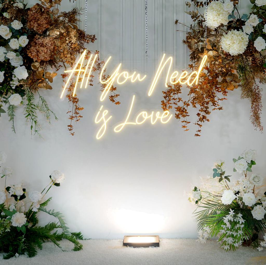 Napis LED | Napisy neonowe na zamówienie | CustomNeon.pl